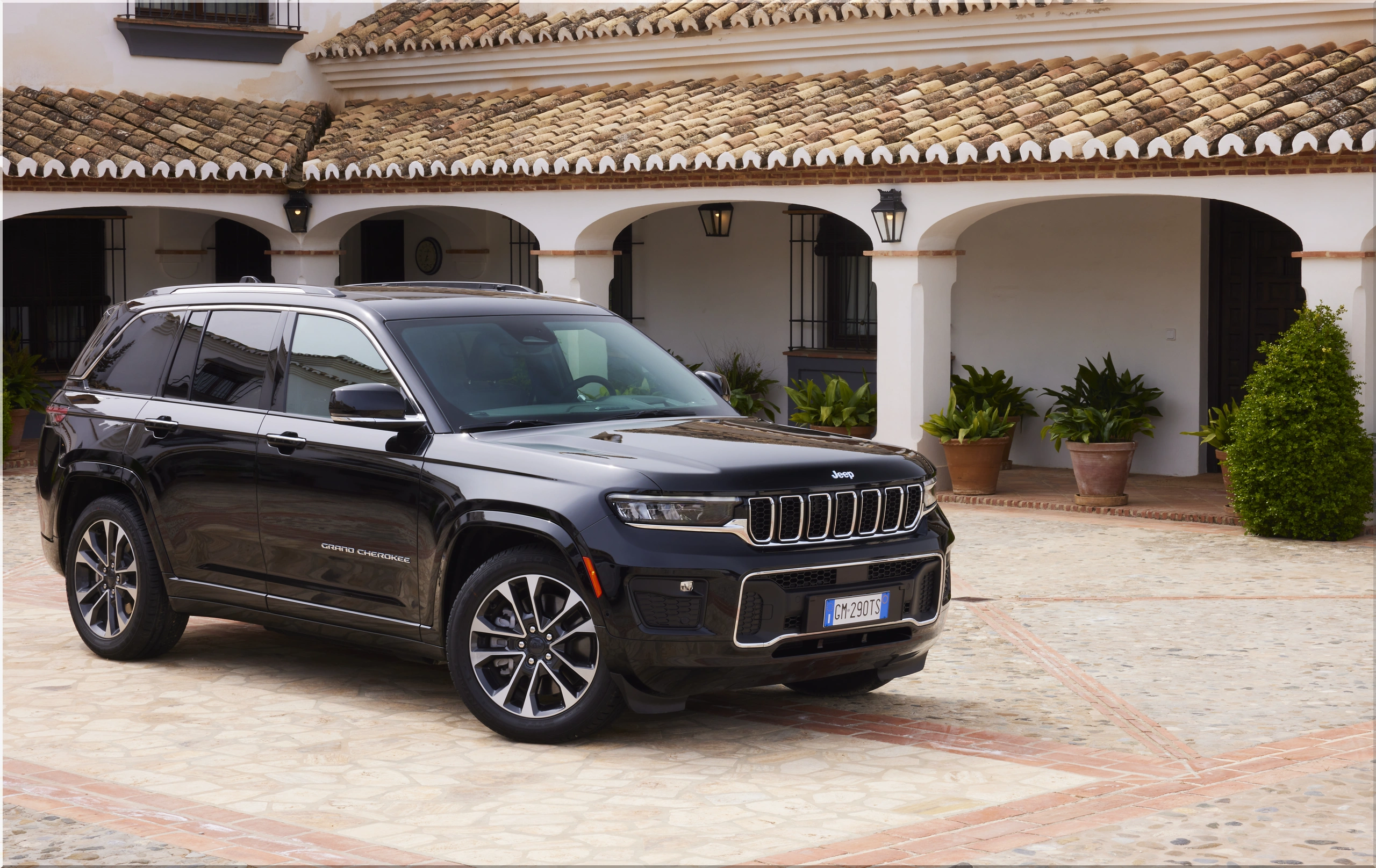 Jeep Grand Cherokee 4xe: A Plug-in Hybrid SUV with Power and Efficiency ...